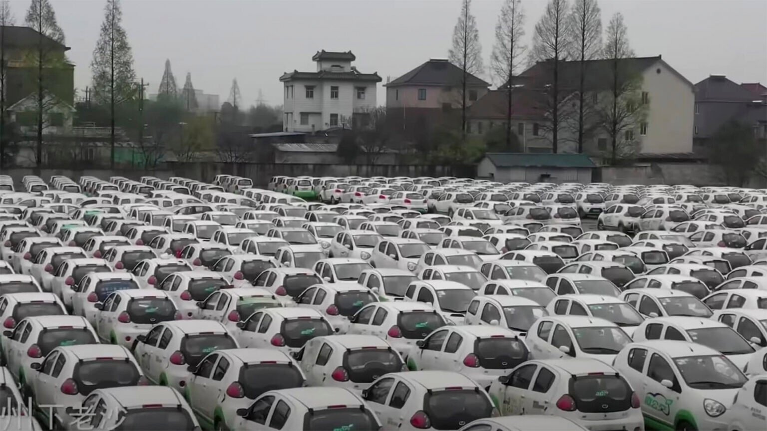 O que está levando as pessoas a abandonarem milhares de carros ...